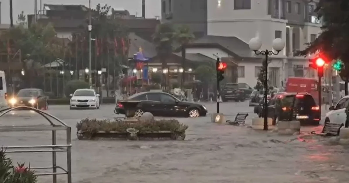 Moti i keq/ Përmbyten qindra hektarë tokë në qarkun e Shkodrës, disa ...