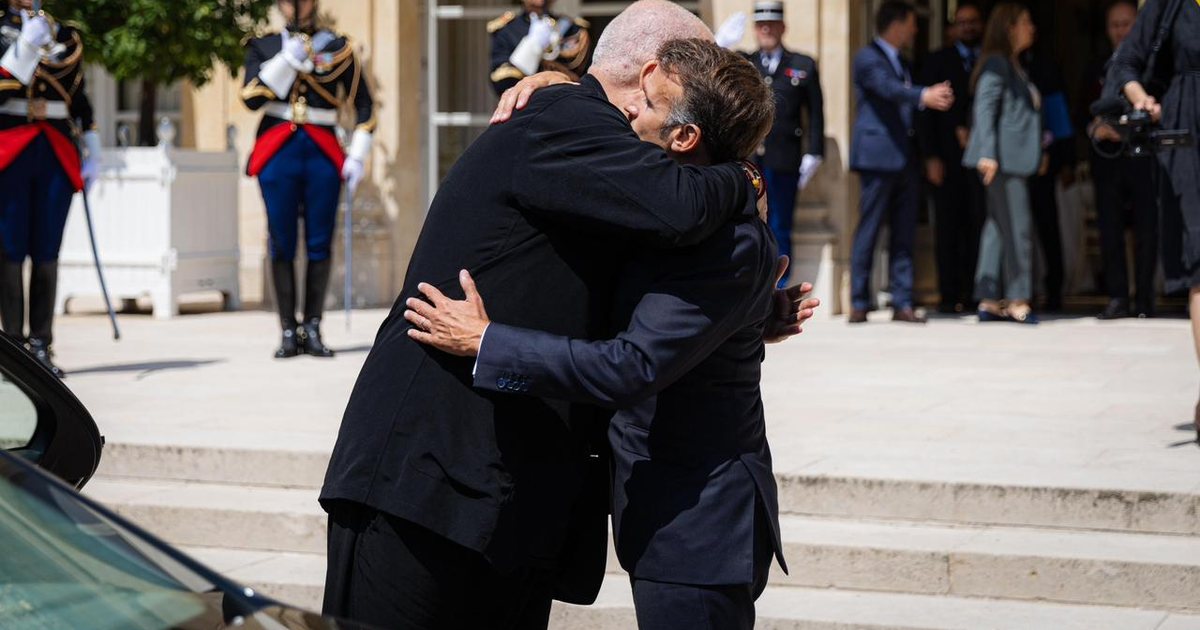 Emanuel Macron kap për dore Edi Ramën pas drekës në Elize (VIDEO) - Me ...