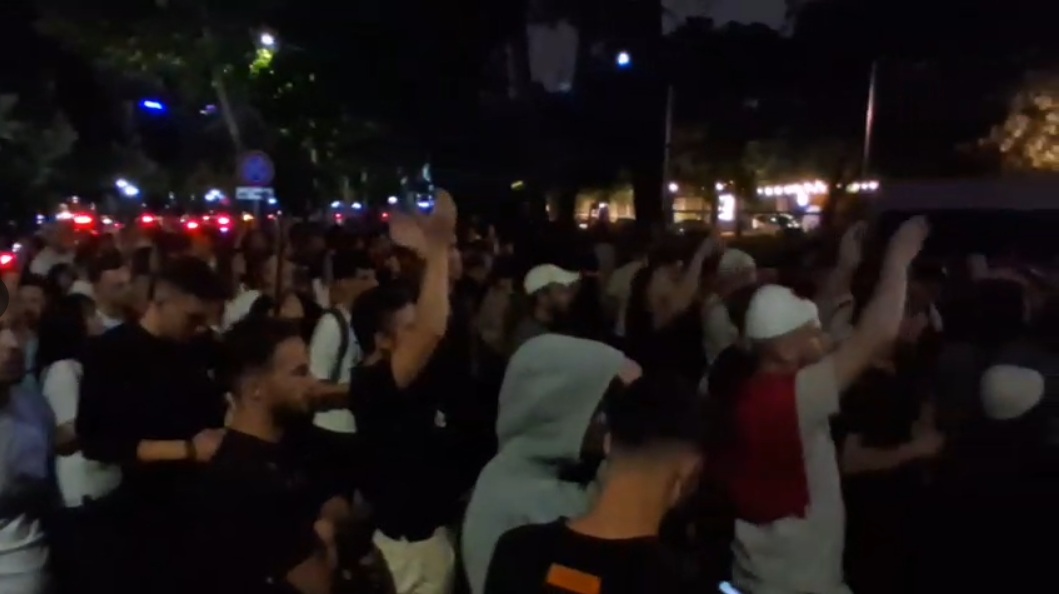Nuk ndalet revolta në Tiranë/ Protestuesit rikthehen në shesh para ...