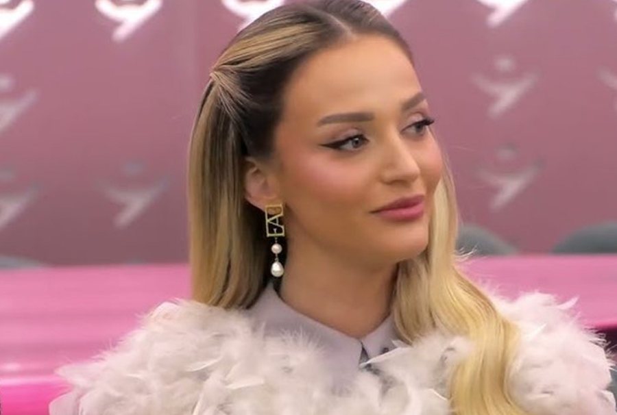 "Selin pranon se ka pasur një lidhje dhe zbulon pse është ndarë nga ish ...