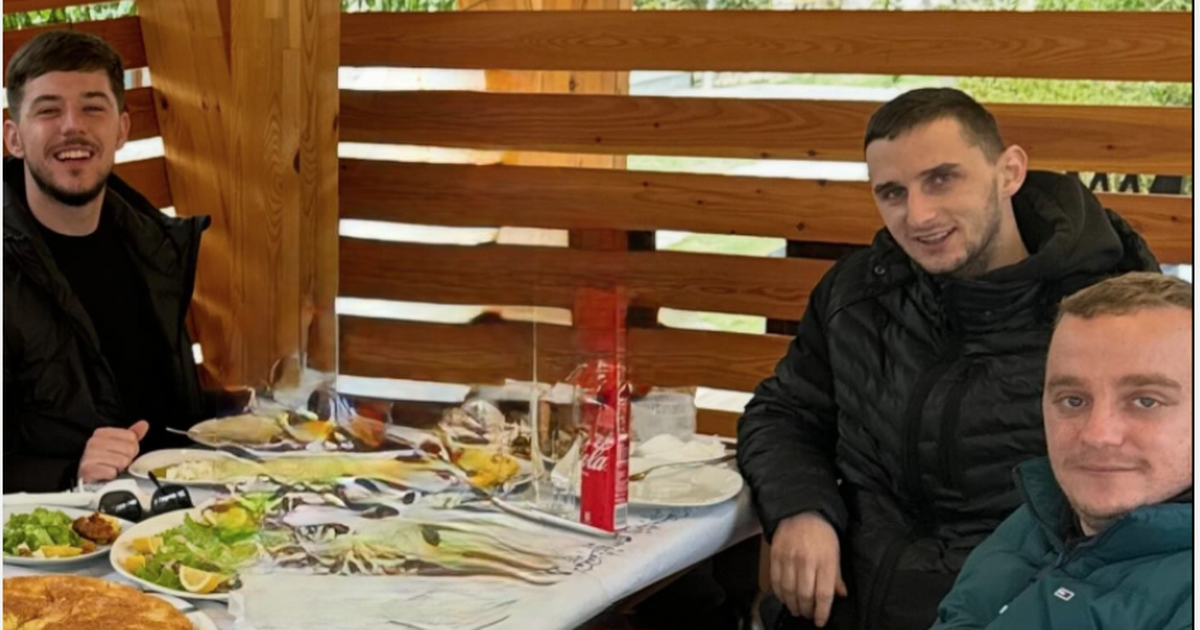 Aktori i Portokallise mik me dy të rinjte qe humbën jetën sot në ...