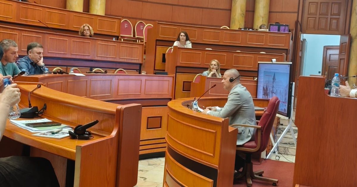 Ilda Zhulali zbulon skandalin në Tiranë: Dherat e gërmimeve për kullat ...