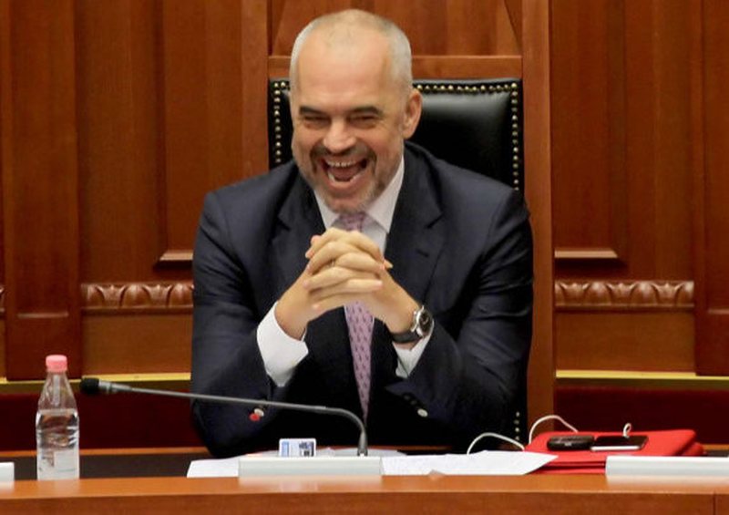 Buxheti 2026/ Shëndetësia, mbrojtja sociale dhe arsimi “në mëshirë të ...