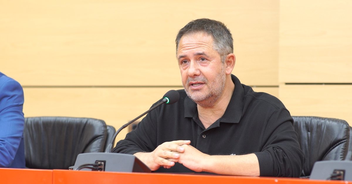 Samir Mane i ftuar nga studentët në Vlorë, Presidenti i Grupit Balfin ...