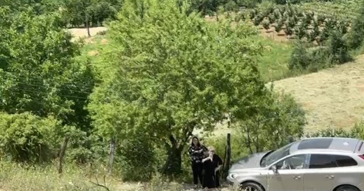 The funeral ceremony of Ilir Meta's father, Kryemadhi attends the funeral!