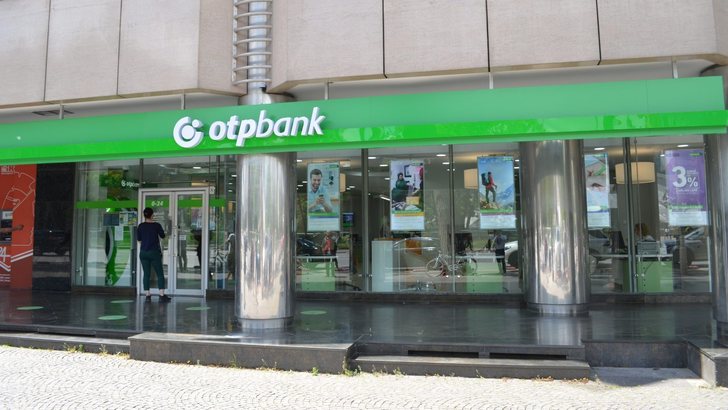 Details from the robbery at the OTP bank in Tirana, police: Masked man ...